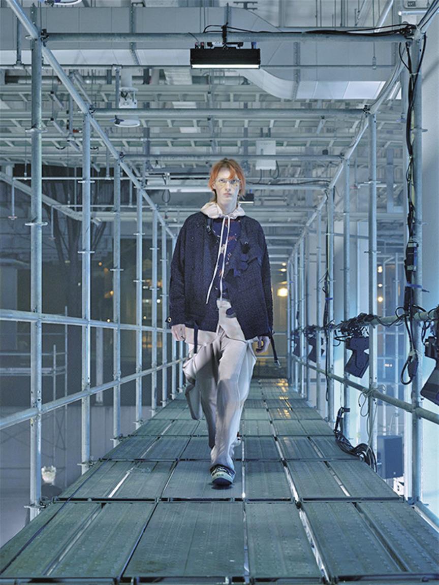 SUGIKO／ファッションショーに足場提供 | 日刊鉄鋼新聞 Japan Metal Daily