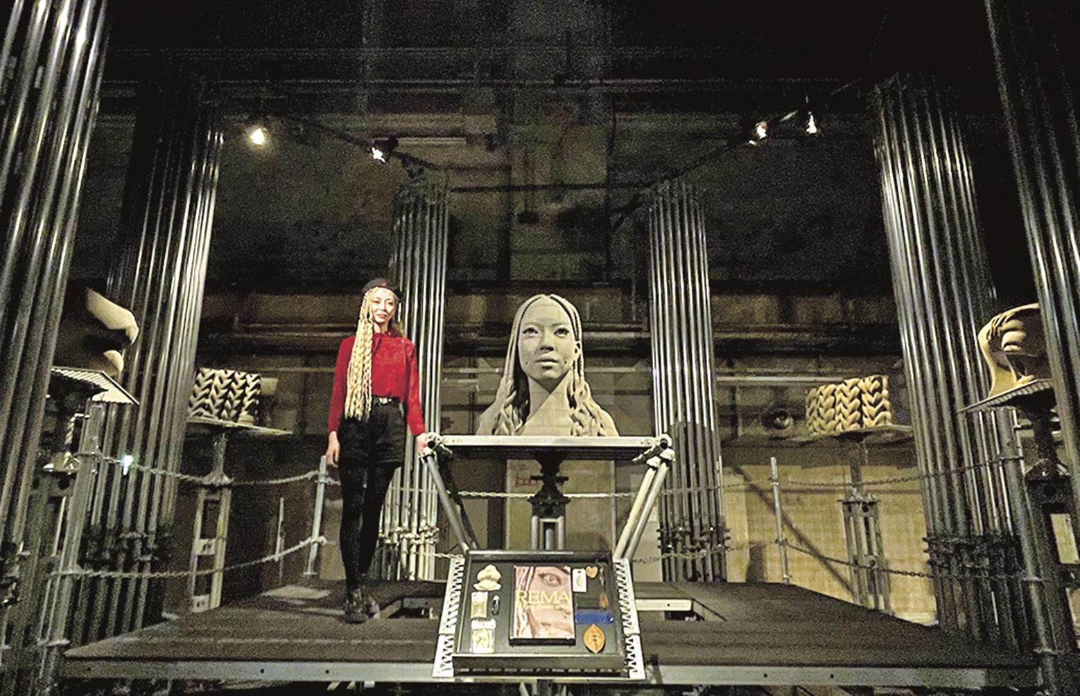 現代アートと足場がコラボ／業界イメージ向上へ、SUGIKOが資材提供 | 日刊鉄鋼新聞 Japan Metal Daily