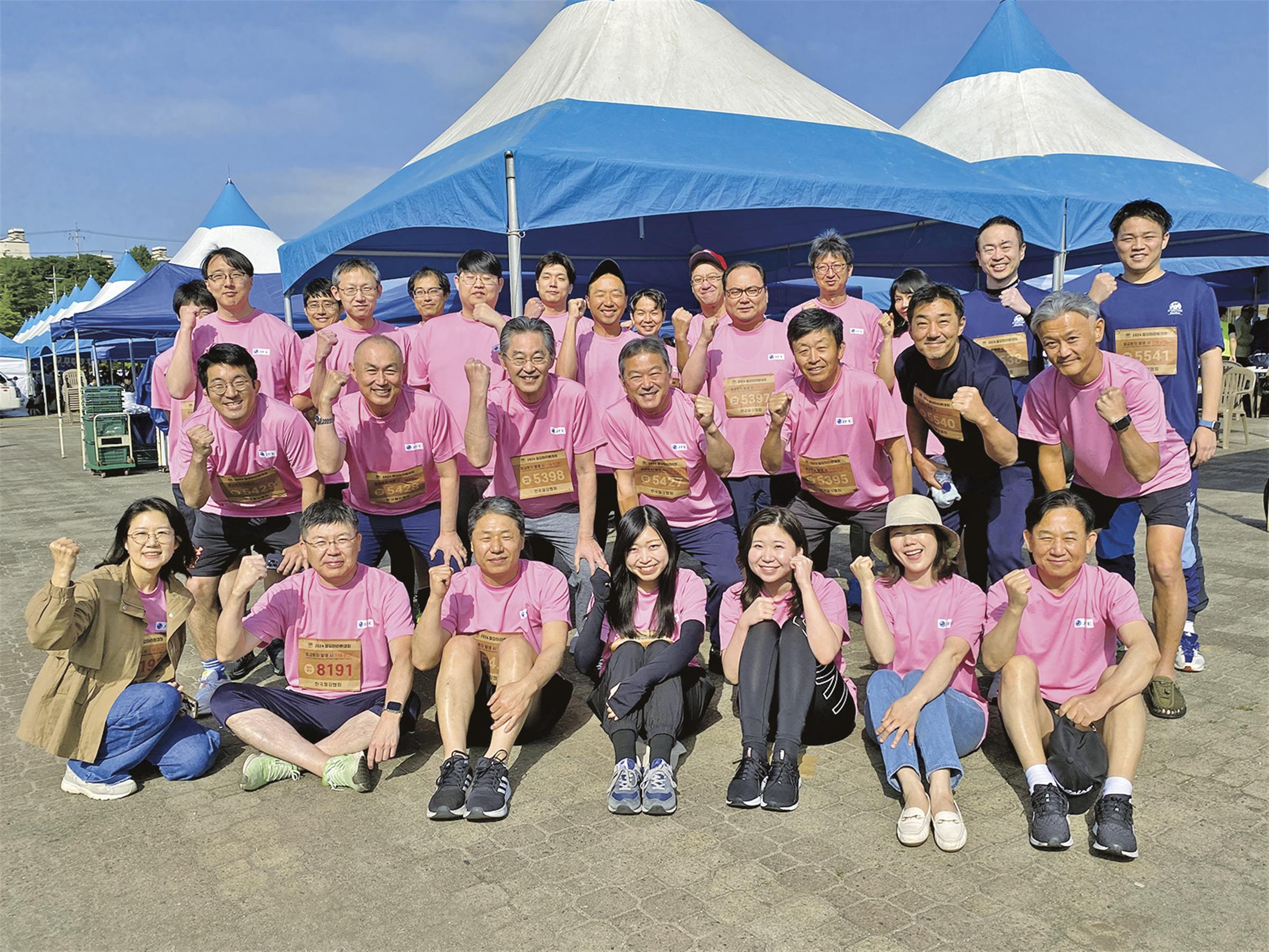 韓国鉄鋼マラソン／JFEチームから40人弱参加／新ユニフォームで「JGreeX」PR | 日刊鉄鋼新聞 Japan Metal Daily